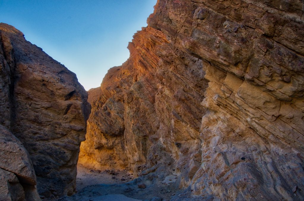 Rattlesnakes and Tarantulas in Death Valley – kennaontheroad